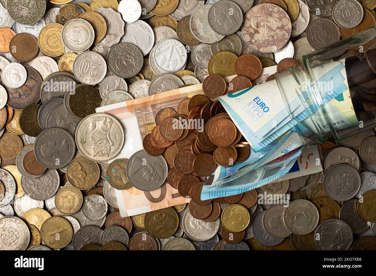 Modern coins hi-res stock photography and images - Alamy