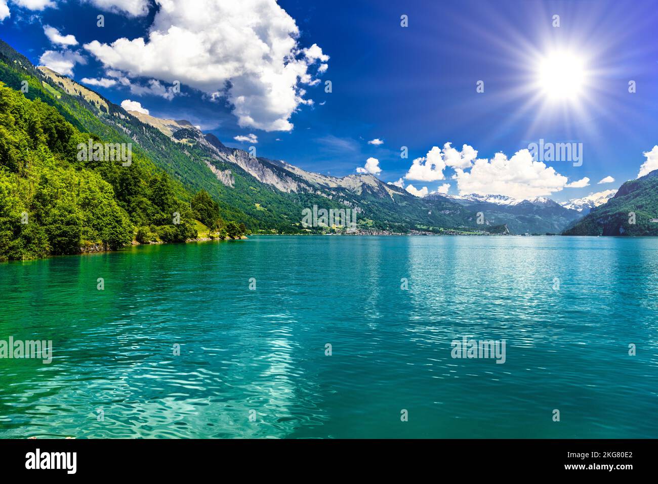 Clear transparent azure Lake Brienz in Oberried am Brienzersee ...