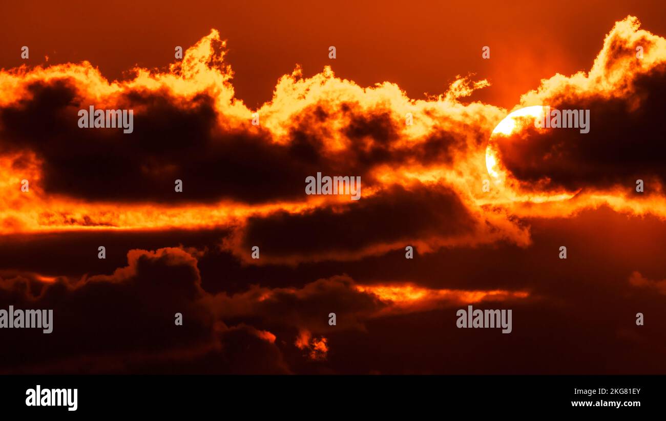 Heatwave hot sun. Climate Change. Global Warming Stock Photo - Alamy