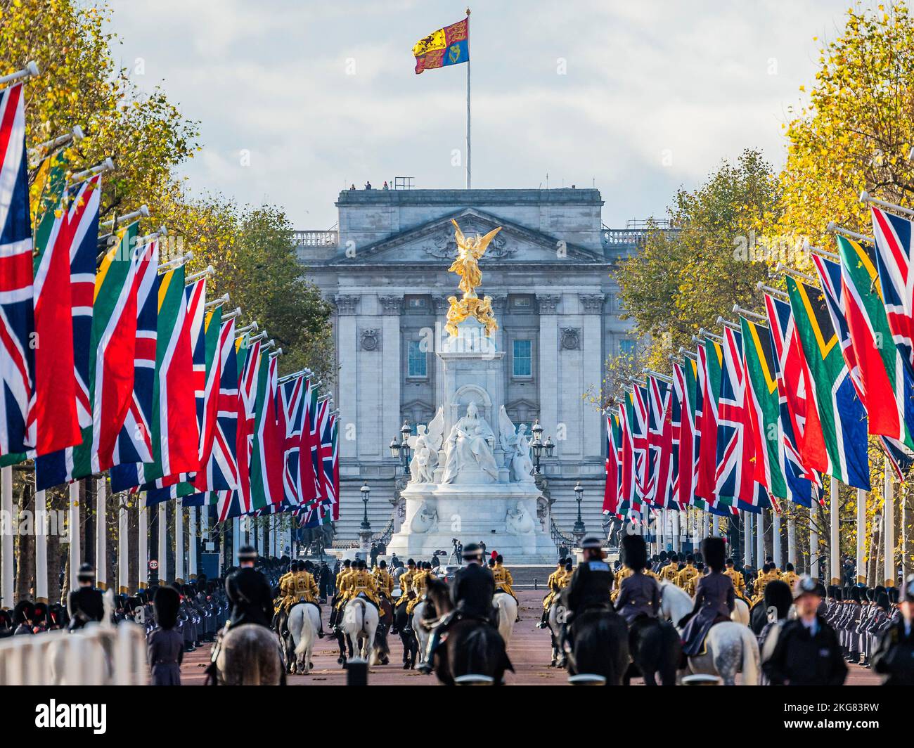 London, UK. 22nd Nov, 2022. The procession heads down the Mall - King ...
