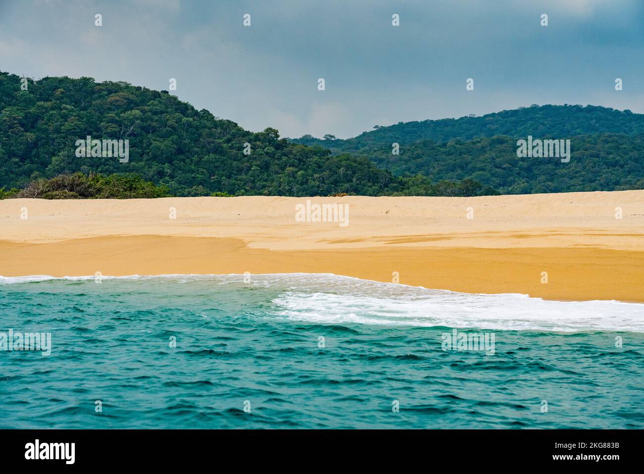 Playa cacaluta huatulco hi-res stock photography and images - Alamy