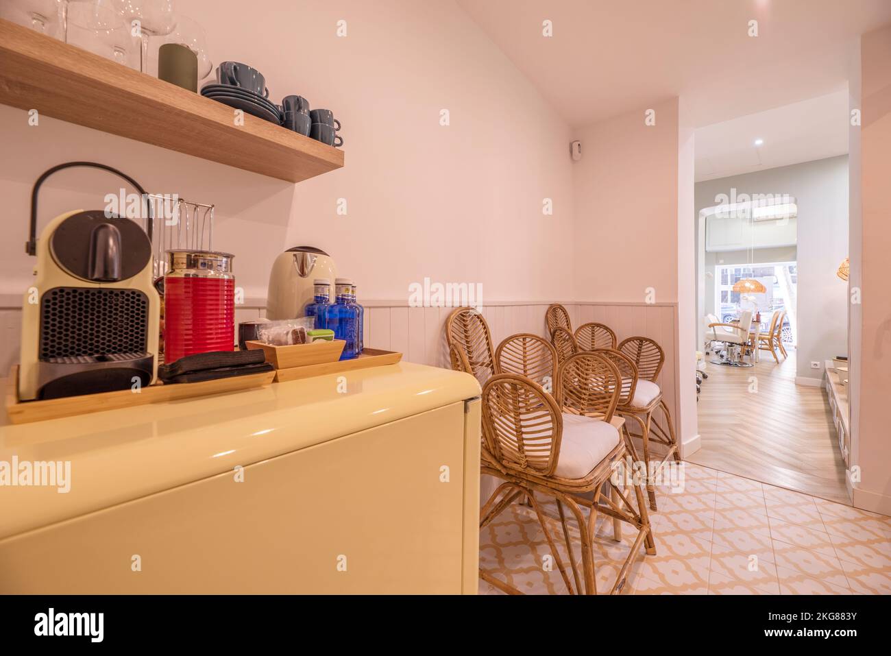 Corner to prepare coffee or tea to welcome clients of a beauty salon Stock Photo - Alamy