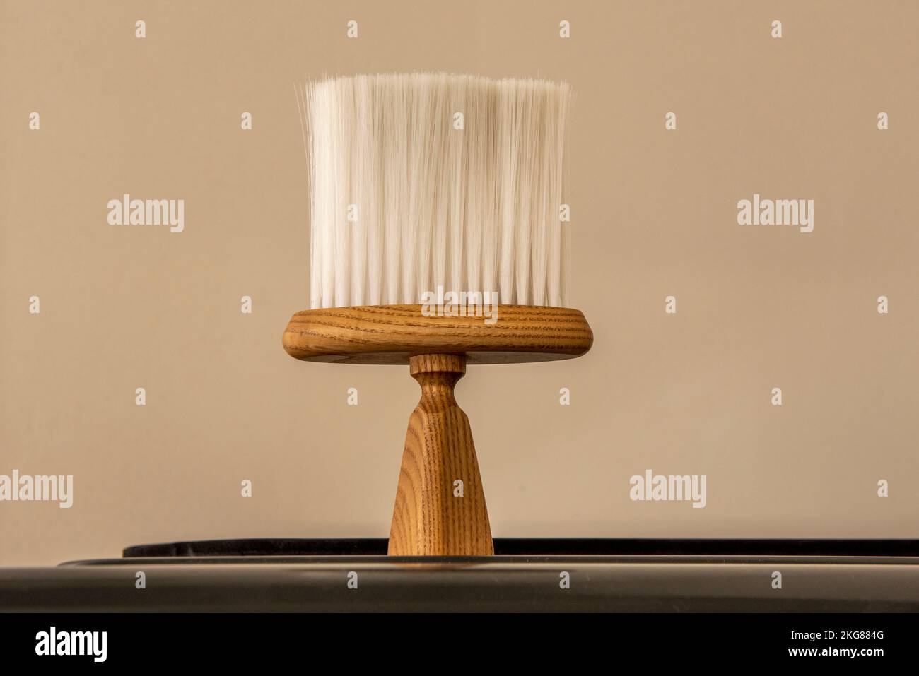 Cutting off hair hi-res stock photography and images - Alamy