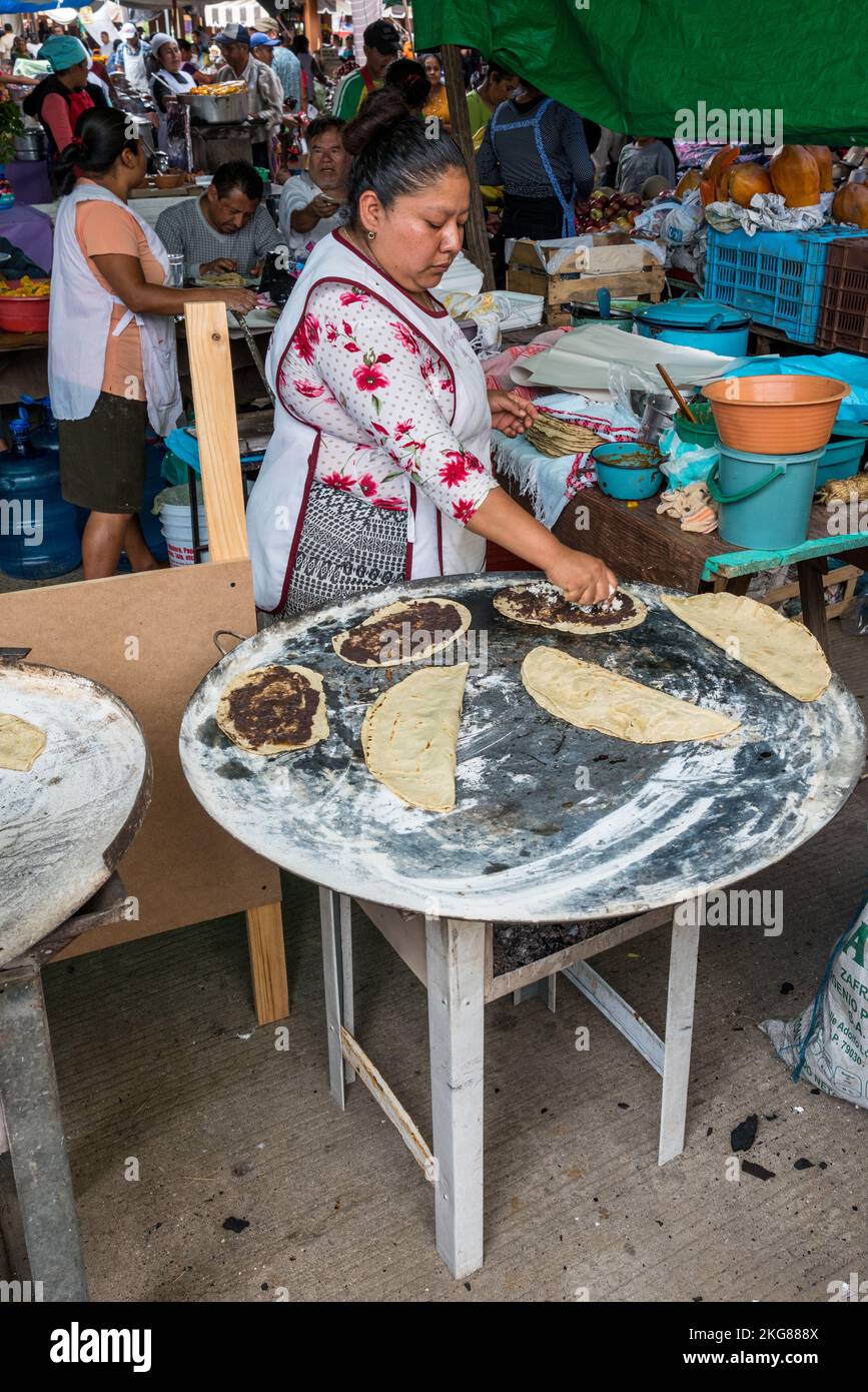 Comal grill hi-res stock photography and images - Alamy