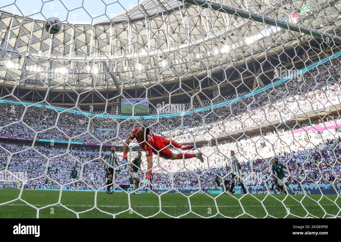 Emiliano martinez save hi-res stock photography and images - Alamy