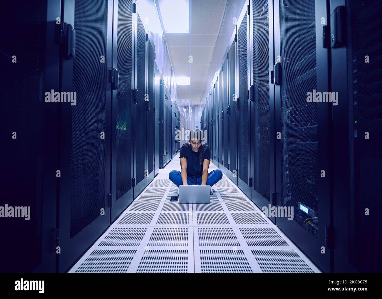 It server room cross hi-res stock photography and images - Alamy