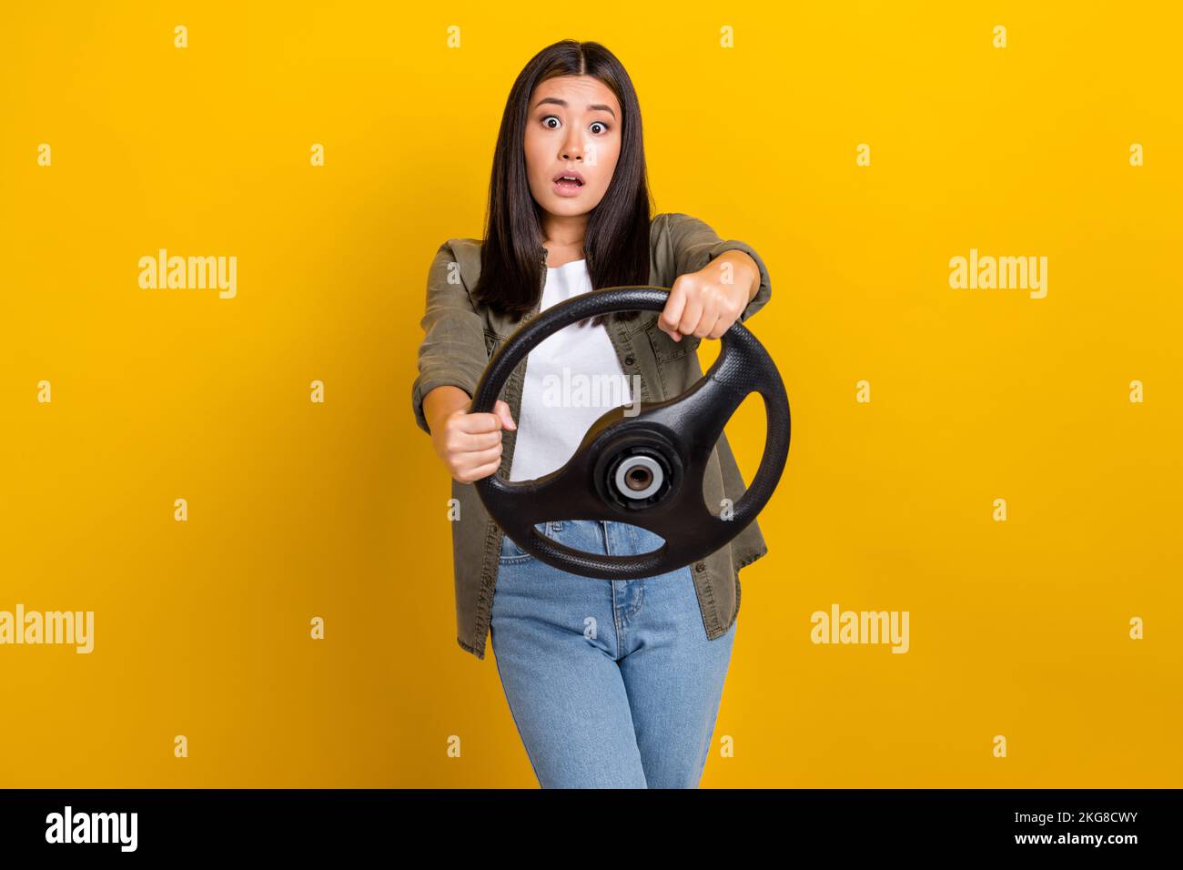 Photo of young attractive vietnamese businesswoman wear khaki shirt ...
