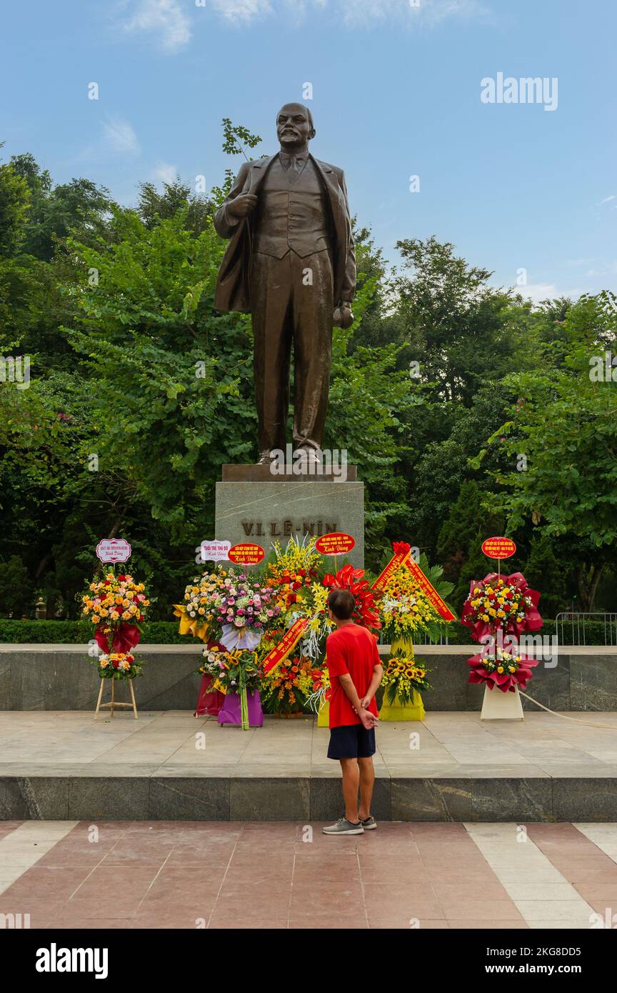 Admiring the statue of Lenin at the Lenin Park, Hanoi, Vietnam Stock ...