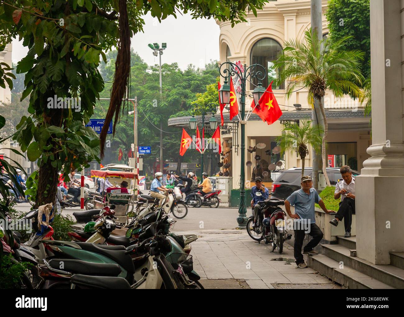 Vietnamese street scene, Hanoi, Vietnam Stock Photo - Alamy