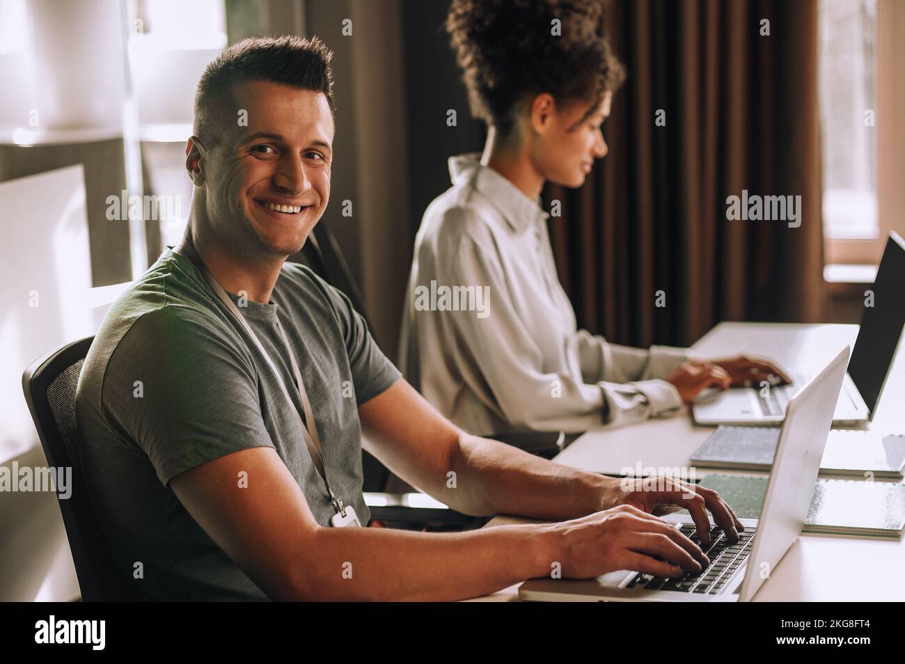 Professionals working table hi-res stock photography and images - Alamy