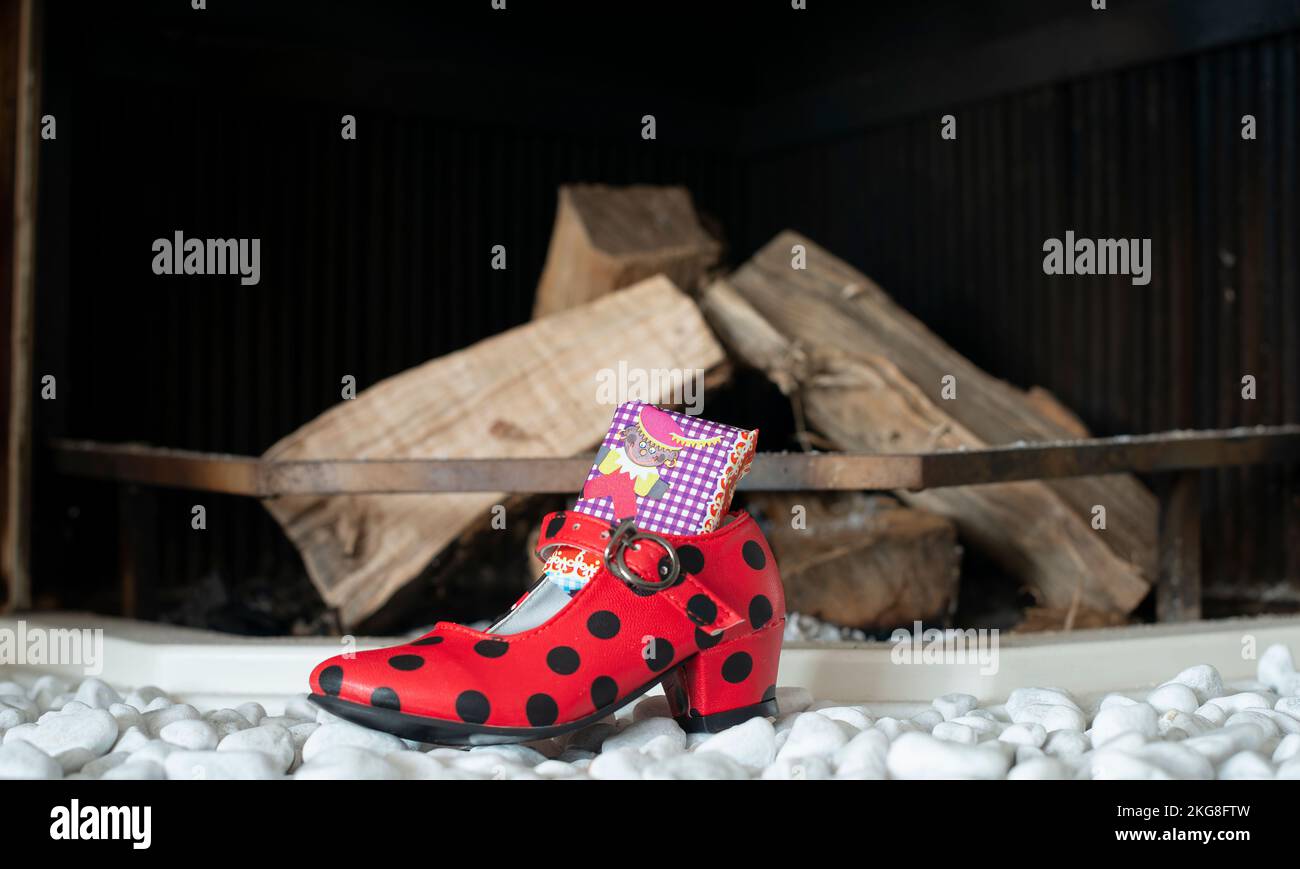 red show for the sinterklaas party Stock Photo - Alamy