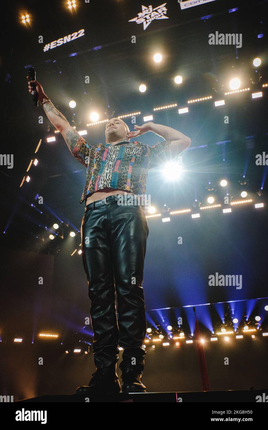 Loco escrito singer hi-res stock photography and images - Alamy