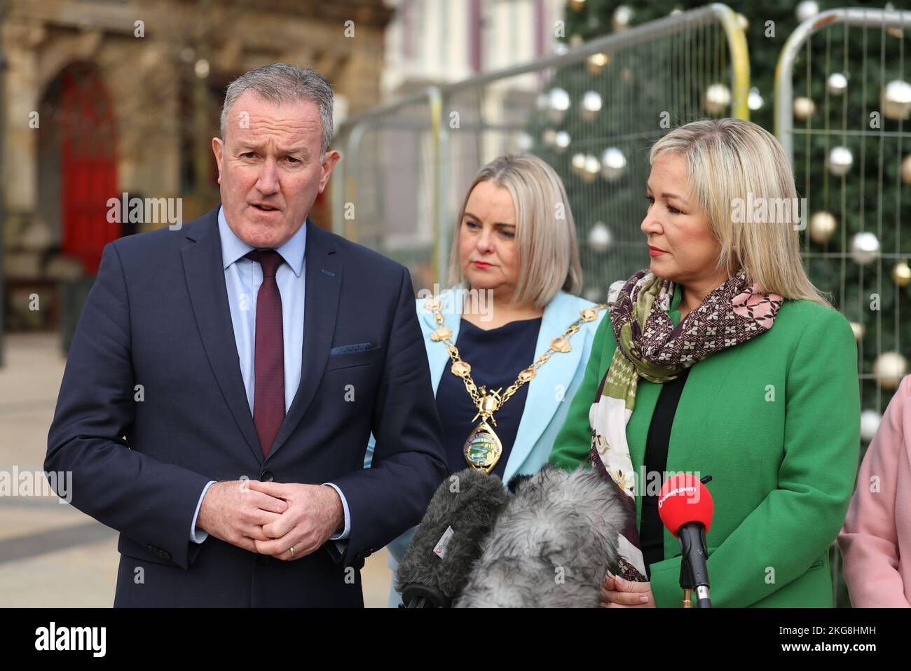 Derry co derry ireland people hi-res stock photography and images - Alamy