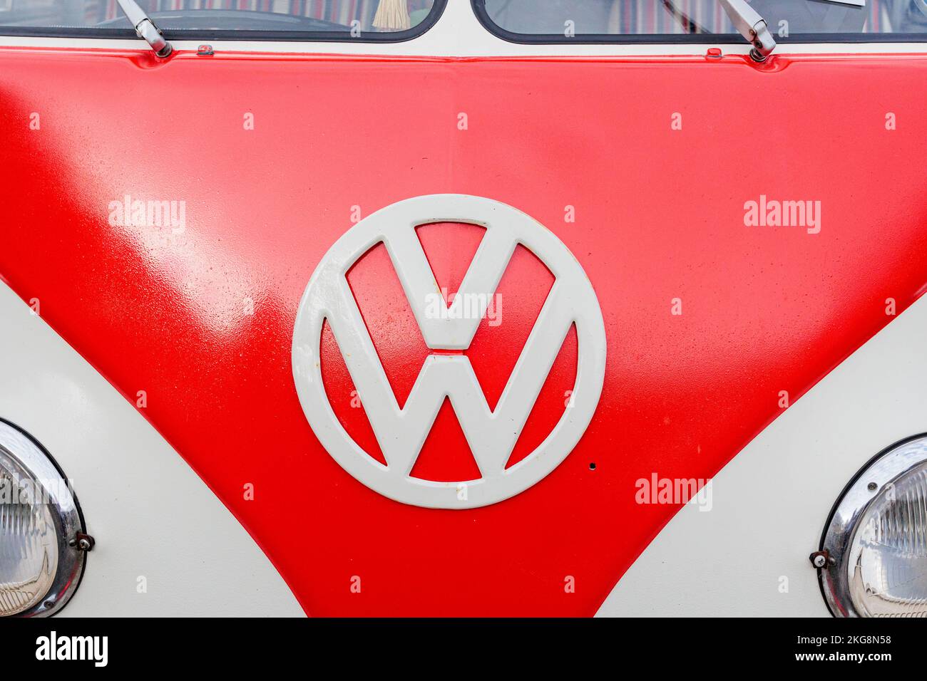 Vw close up logo hi-res stock photography and images - Alamy