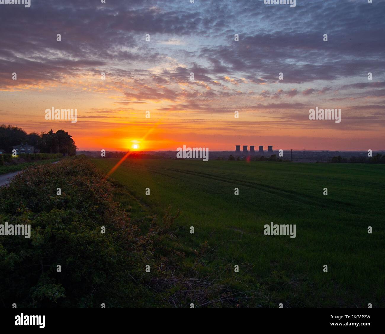 A Vibrant red sky over the fields of south Derbyshire looking towards ...