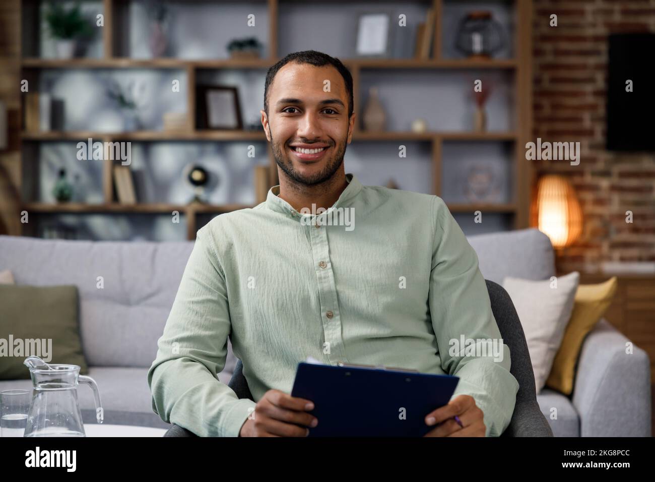 African trainer office worker hi-res stock photography and images - Alamy