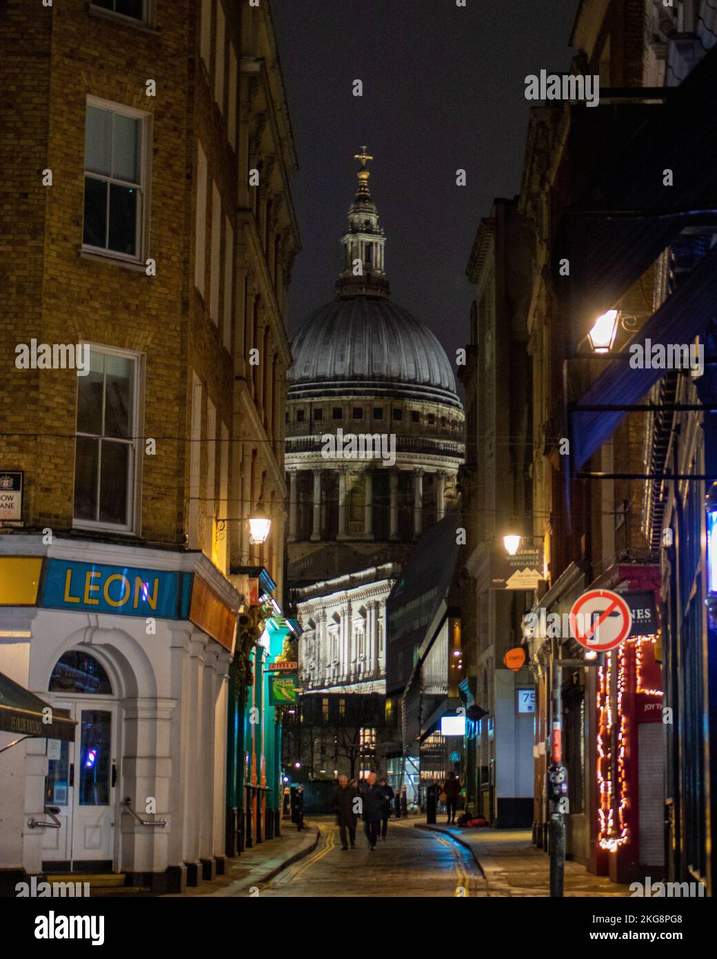 A view of St Paul's Cathedral, London, England at Night Stock Photo - Alamy