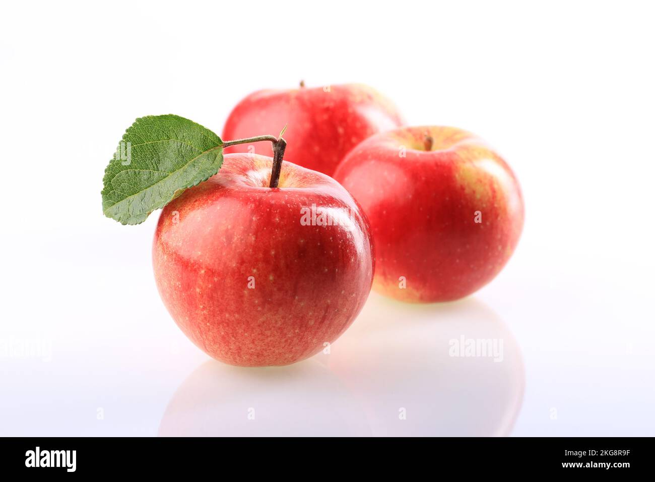 Three ripe yellow apples hi-res stock photography and images - Alamy