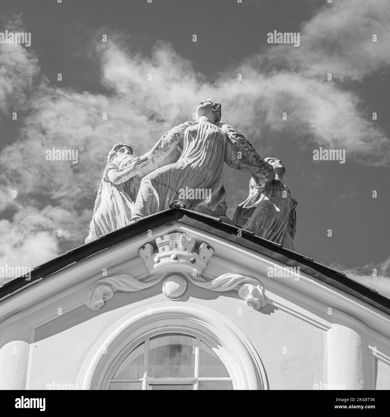 Statue dancing graces hi-res stock photography and images - Alamy