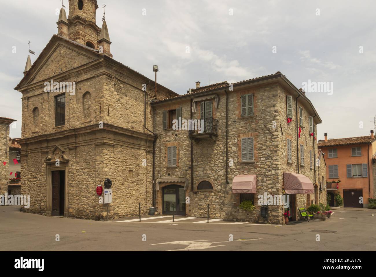 bobbio altra chiesa Stock Photo - Alamy
