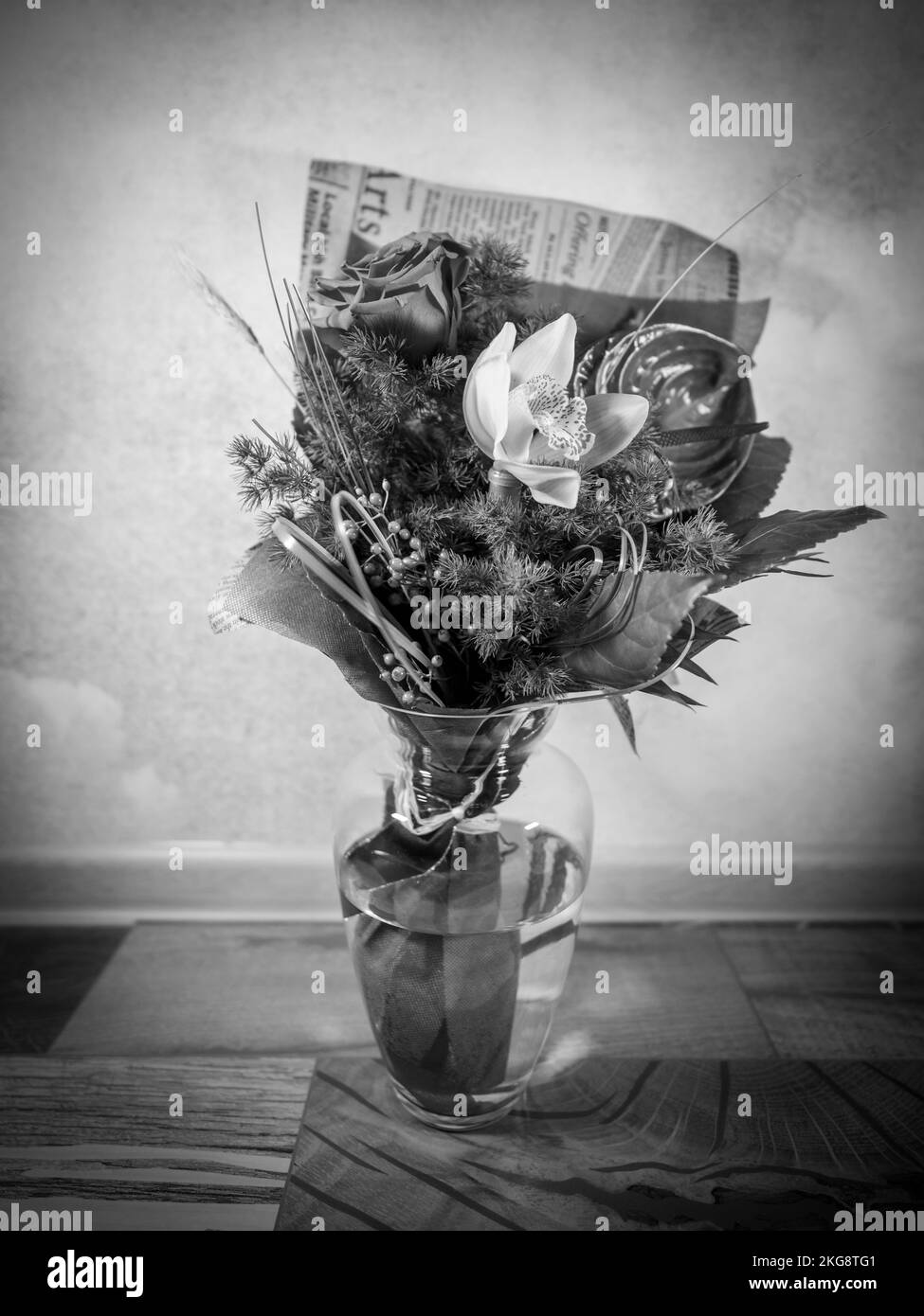 Red roses bouquet Black and White Stock Photos & Images - Alamy