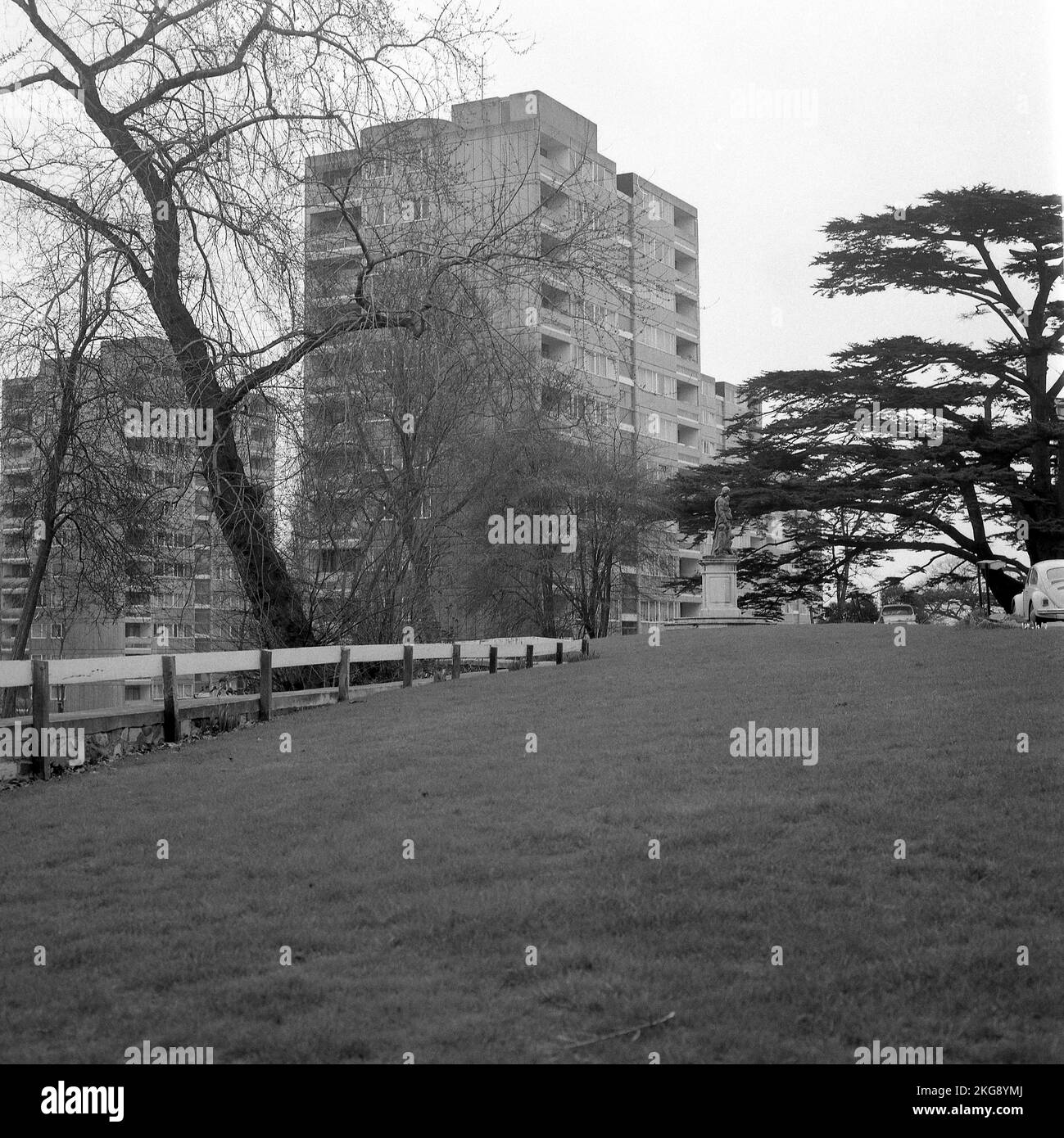 1950s social housing development hi-res stock photography and images ...