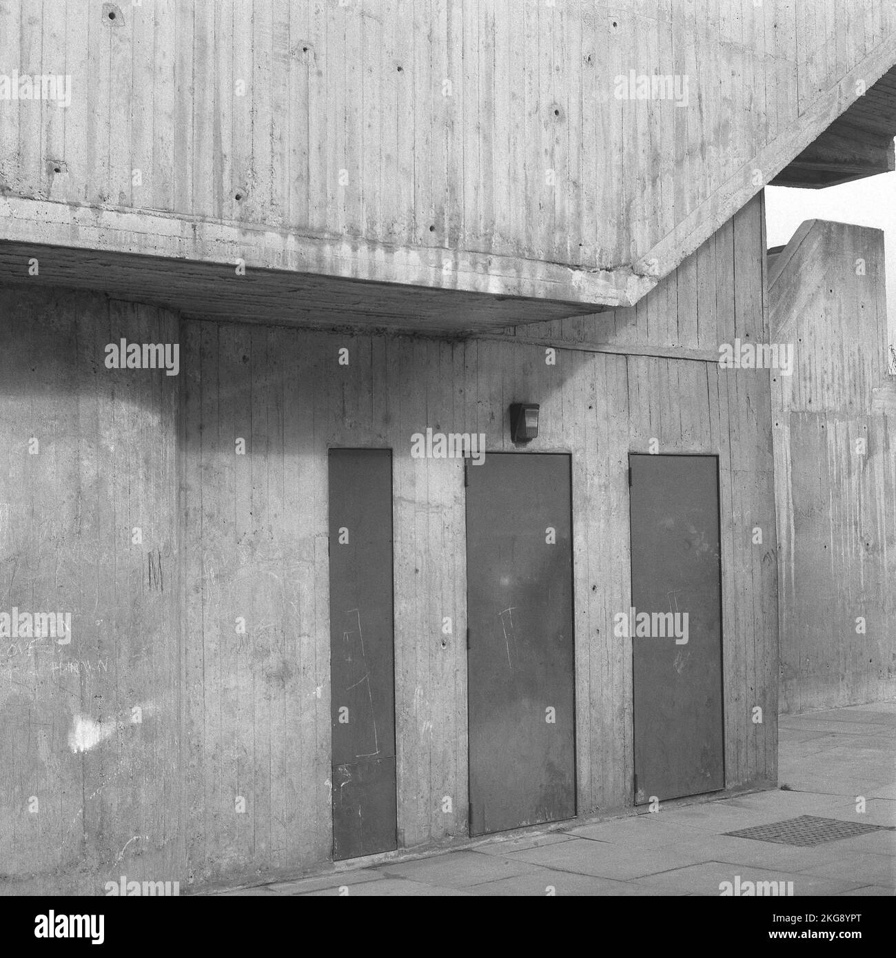 1950s social housing development hi-res stock photography and images ...
