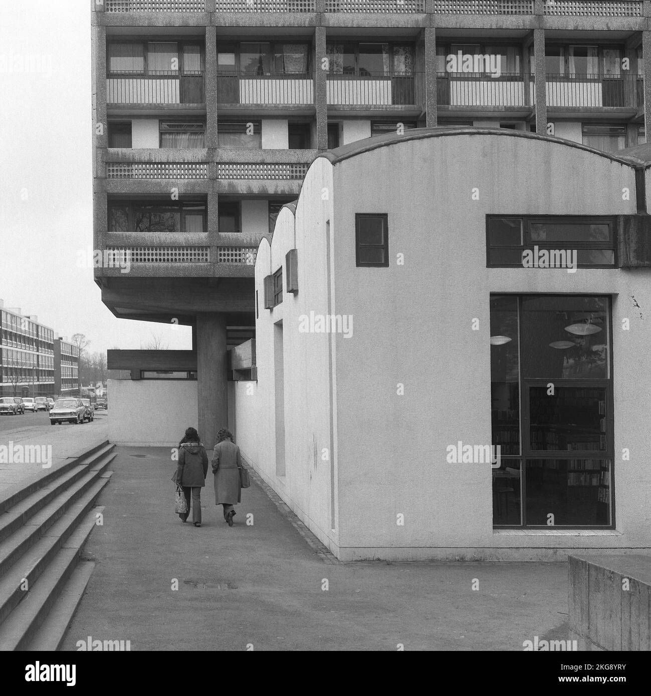 1950s social housing development hi-res stock photography and images ...