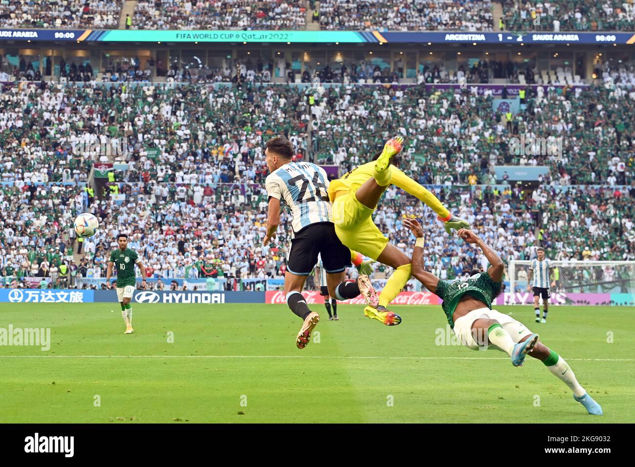 Doha, Katar. 22nd Nov, 2022. MOHAMMED ALOWAIS (KSA), clash with YASSER ...