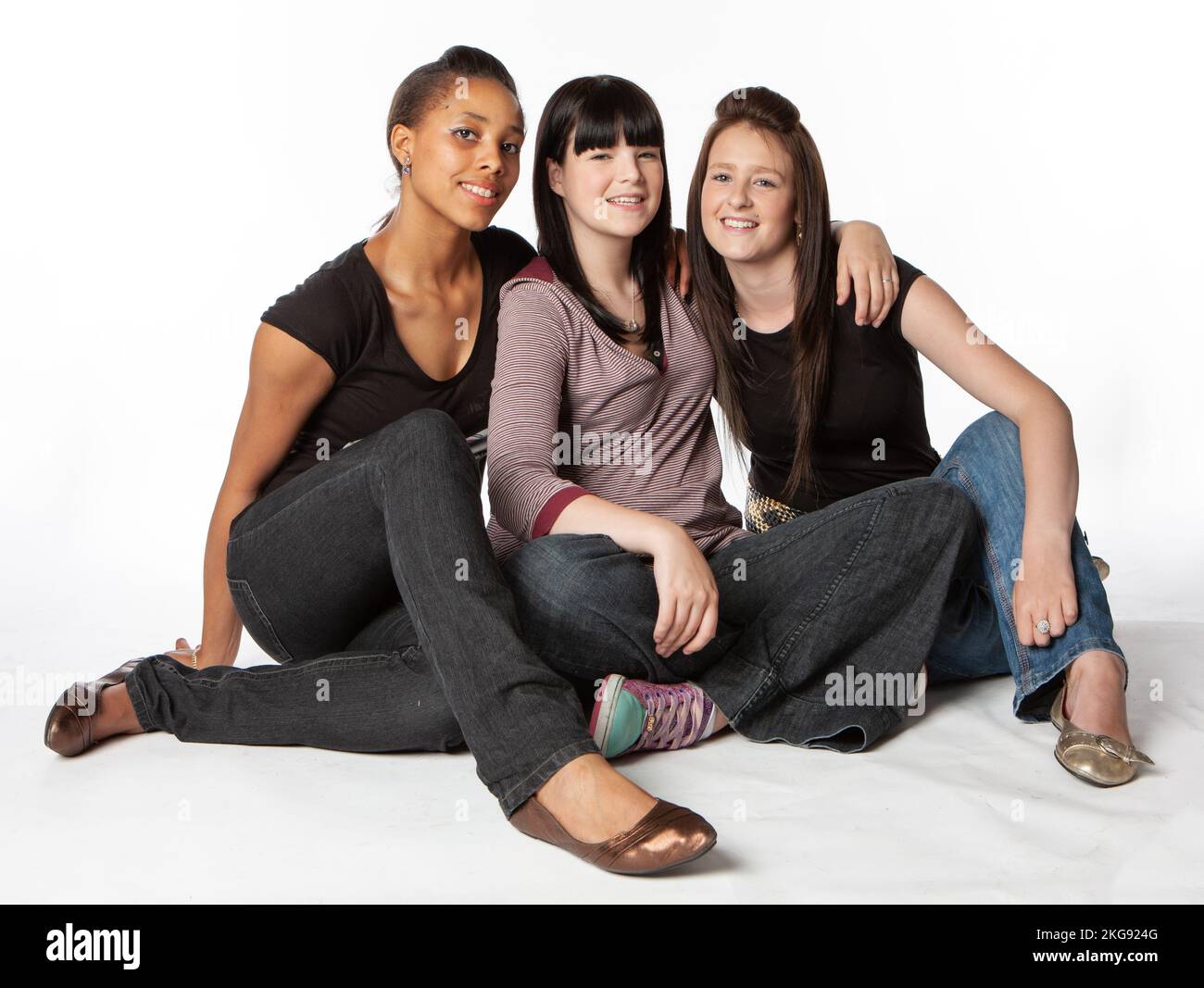 Teenagers: Best Friends. Relaxed smiles and body language from a group ...