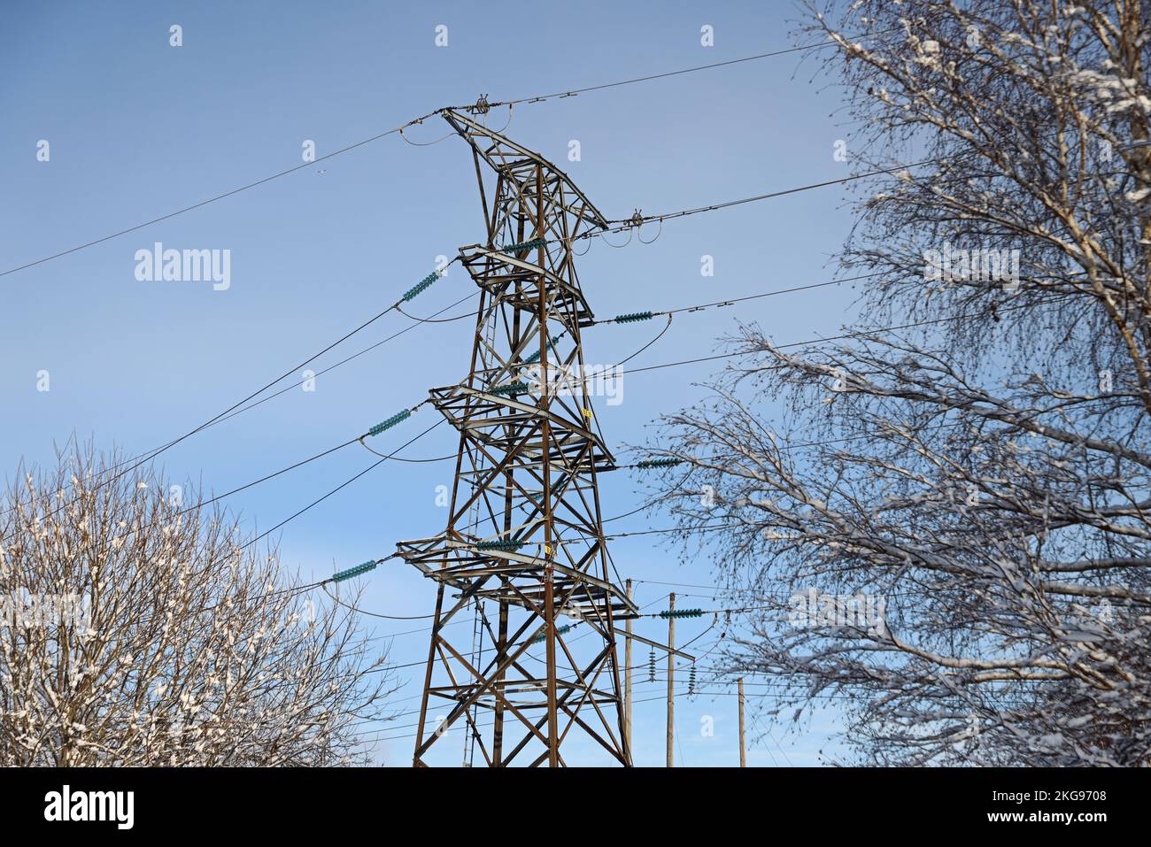 Seasonal weather, power lines, after Monday's heavy snowfall Stock ...