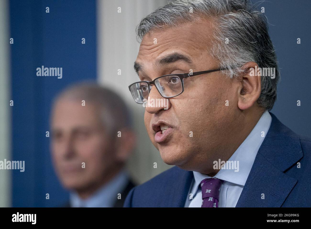 Dr ashish jha hi-res stock photography and images - Alamy