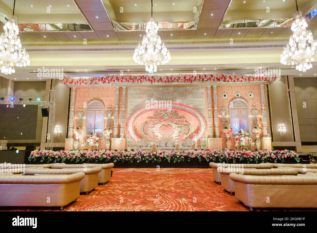 Temple cultural program hi-res stock photography and images - Alamy