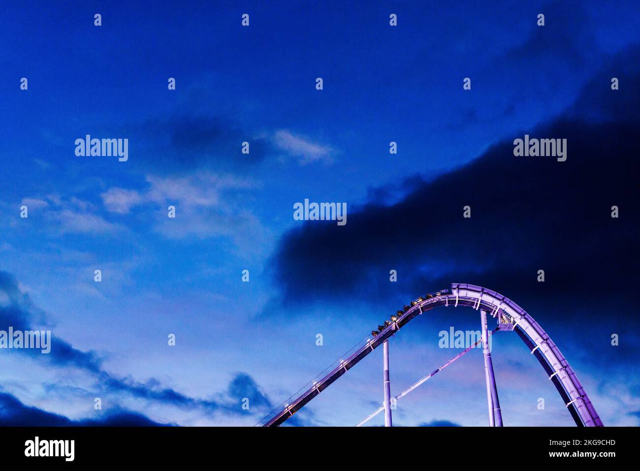 Rust, Germany. 22nd Nov, 2022. Europa-Park visitors ride a roller ...