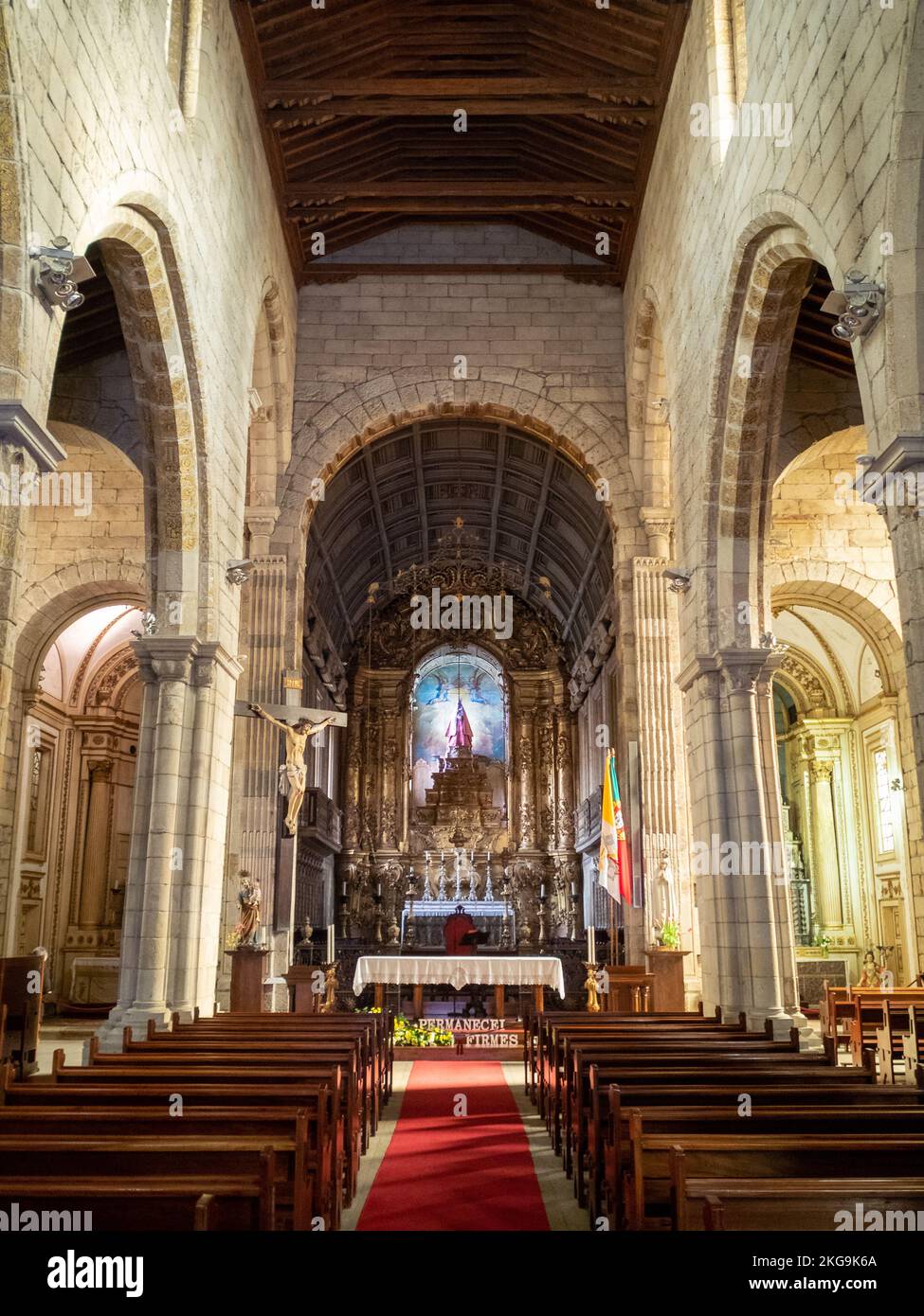 Central nave and altar hi-res stock photography and images - Alamy