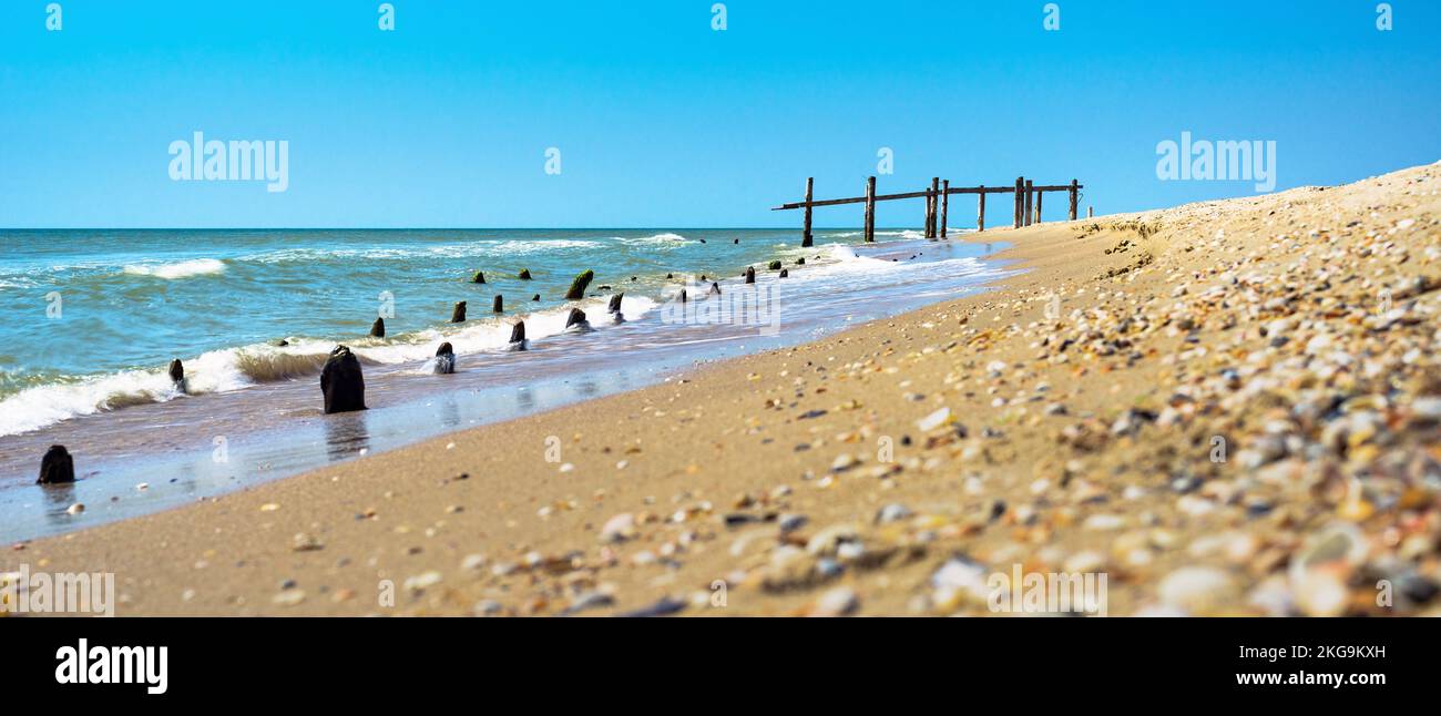 Ruined pier on shore hi-res stock photography and images - Alamy