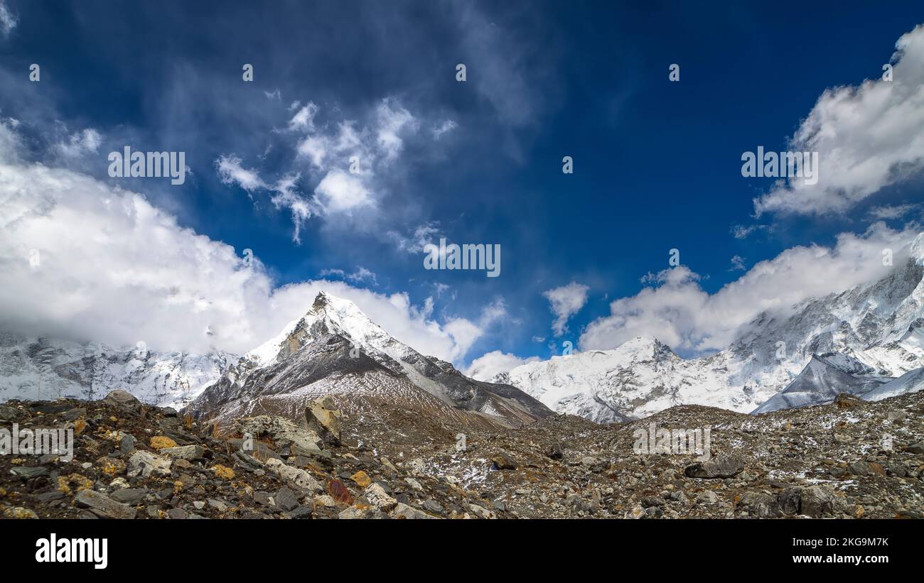 Mount Island Peak, 6189 m in Everest Region of Himalayas Stock Photo ...