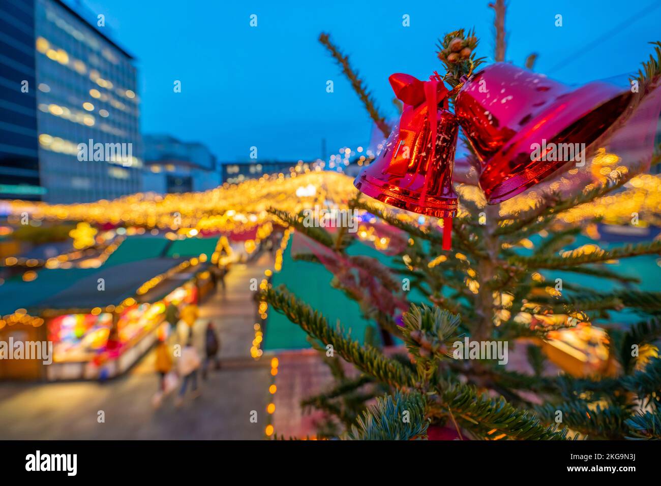 Pre-Christmas period, Christmas market on Kennedyplatz in Essen city ...