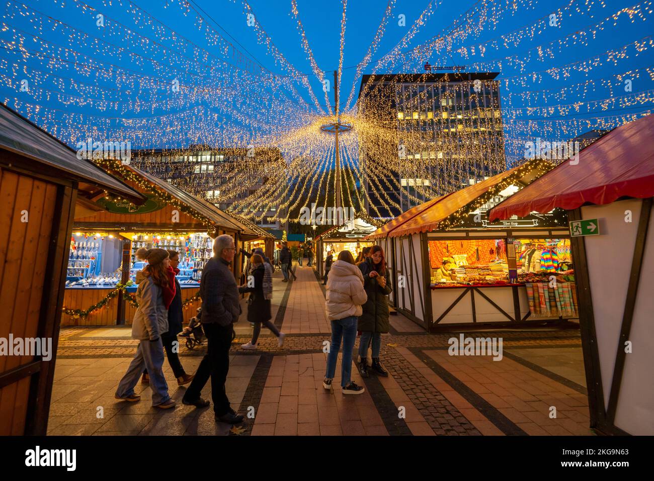 Pre-Christmas season, Christmas market at Kennedyplatz in the city ...