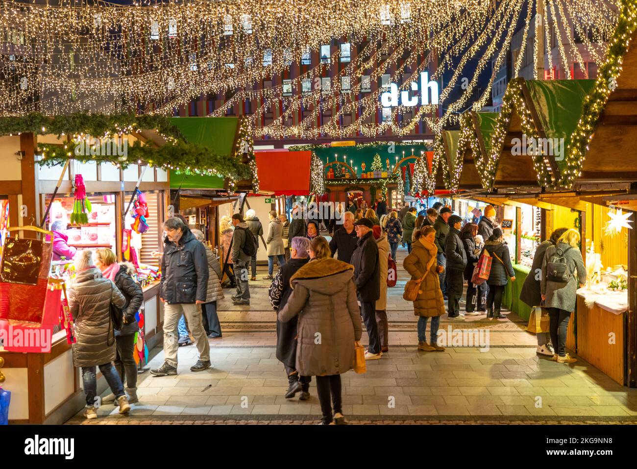 Pre-Christmas season, Christmas market at Kennedyplatz in the city ...