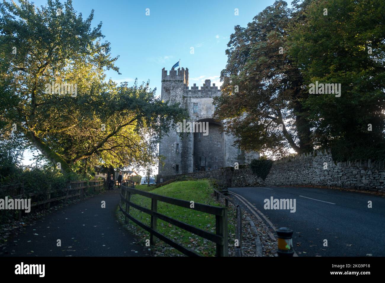 The historical Bunratty Castle at County Clare, Ireland Stock Photo - Alamy