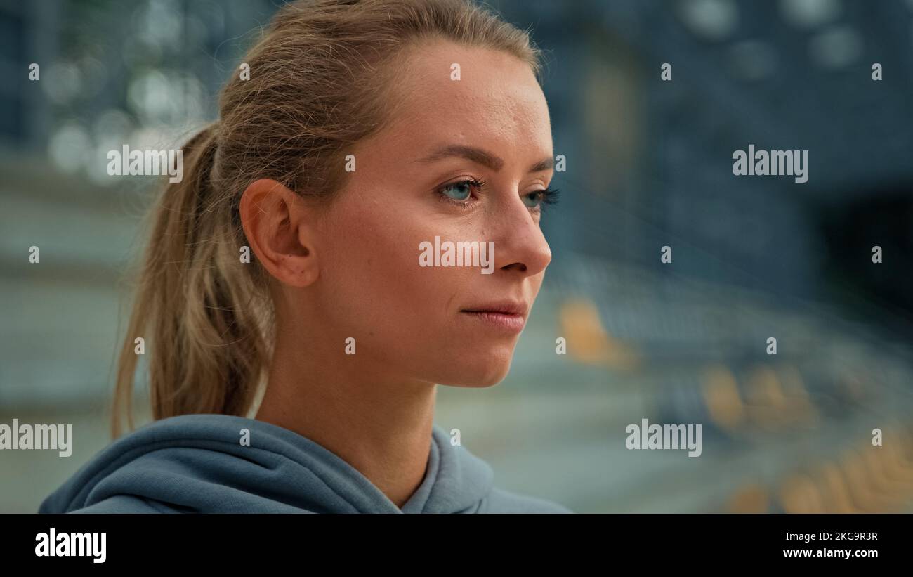 Healthy woman athletic sportswoman caucasian 20s girl runner jogger ...