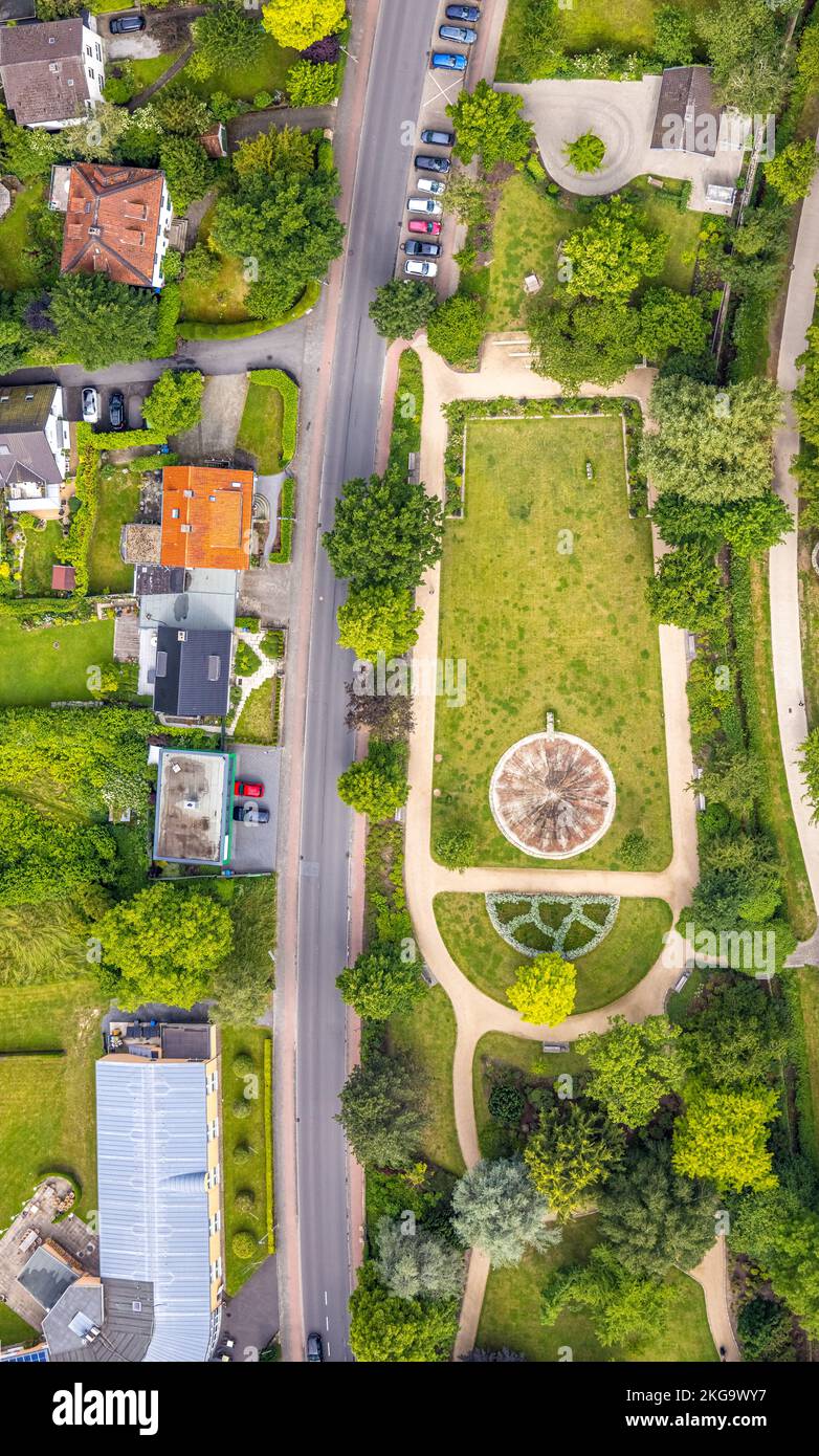 Rose garden with fountain and rampart soest hi-res stock photography ...