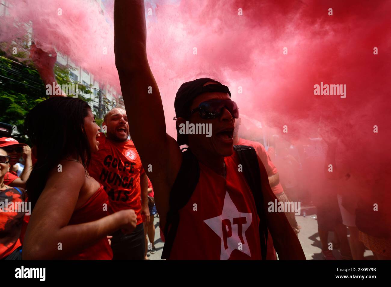 Brazilian workers party members protest. Activists in favor of Lula da ...