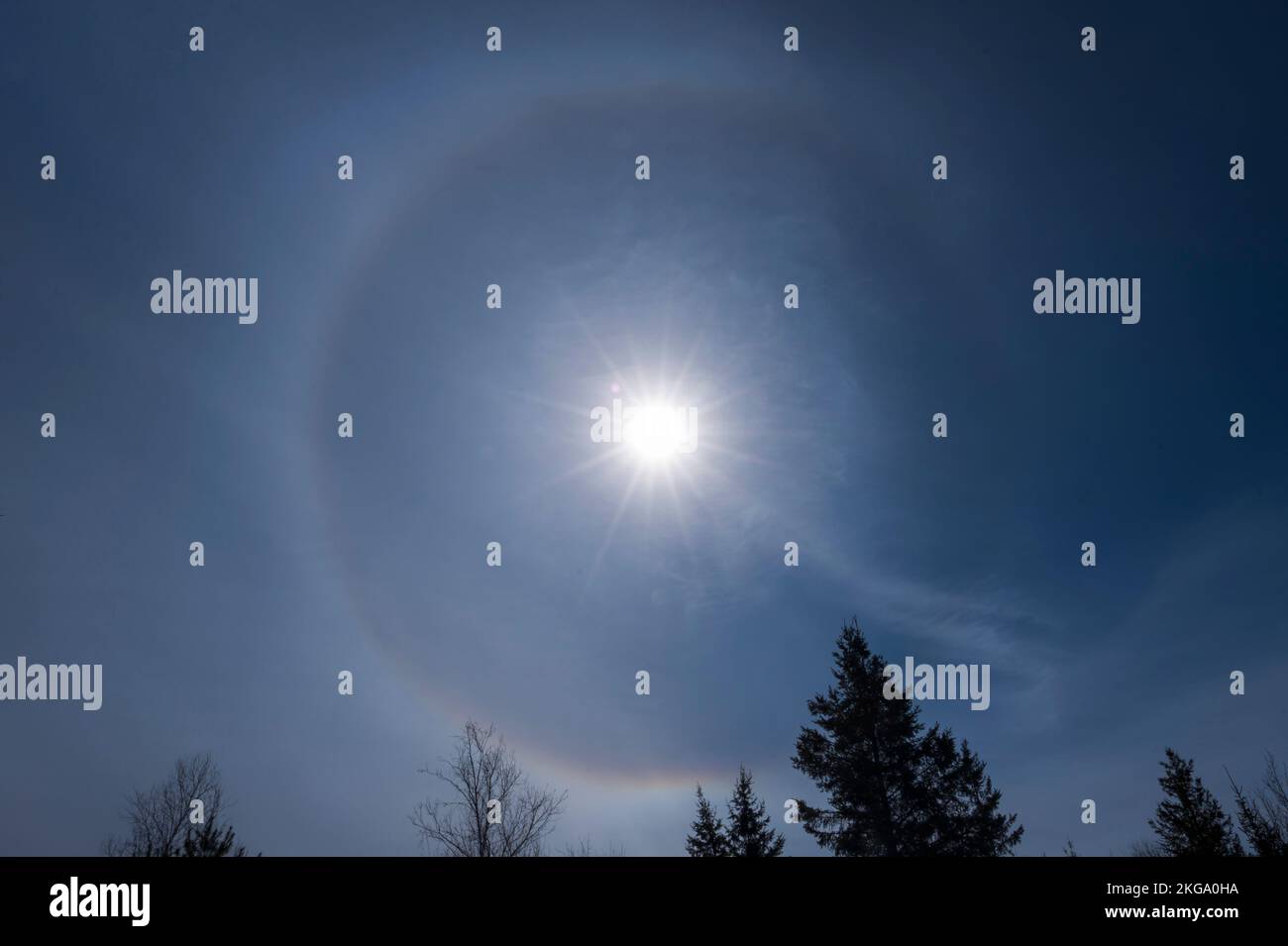 Sundog ring hi-res stock photography and images - Alamy