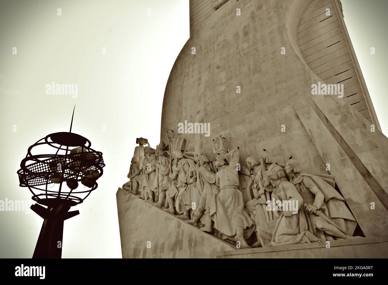 Padrão dos Descobrimentos/ Monument of the Discoveries on the northern ...