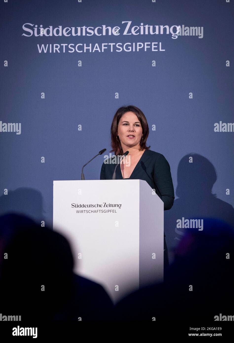 Berlin, Deutschland. 22nd Nov, 2022. Annalena Baerbock (Alliance 90/The ...