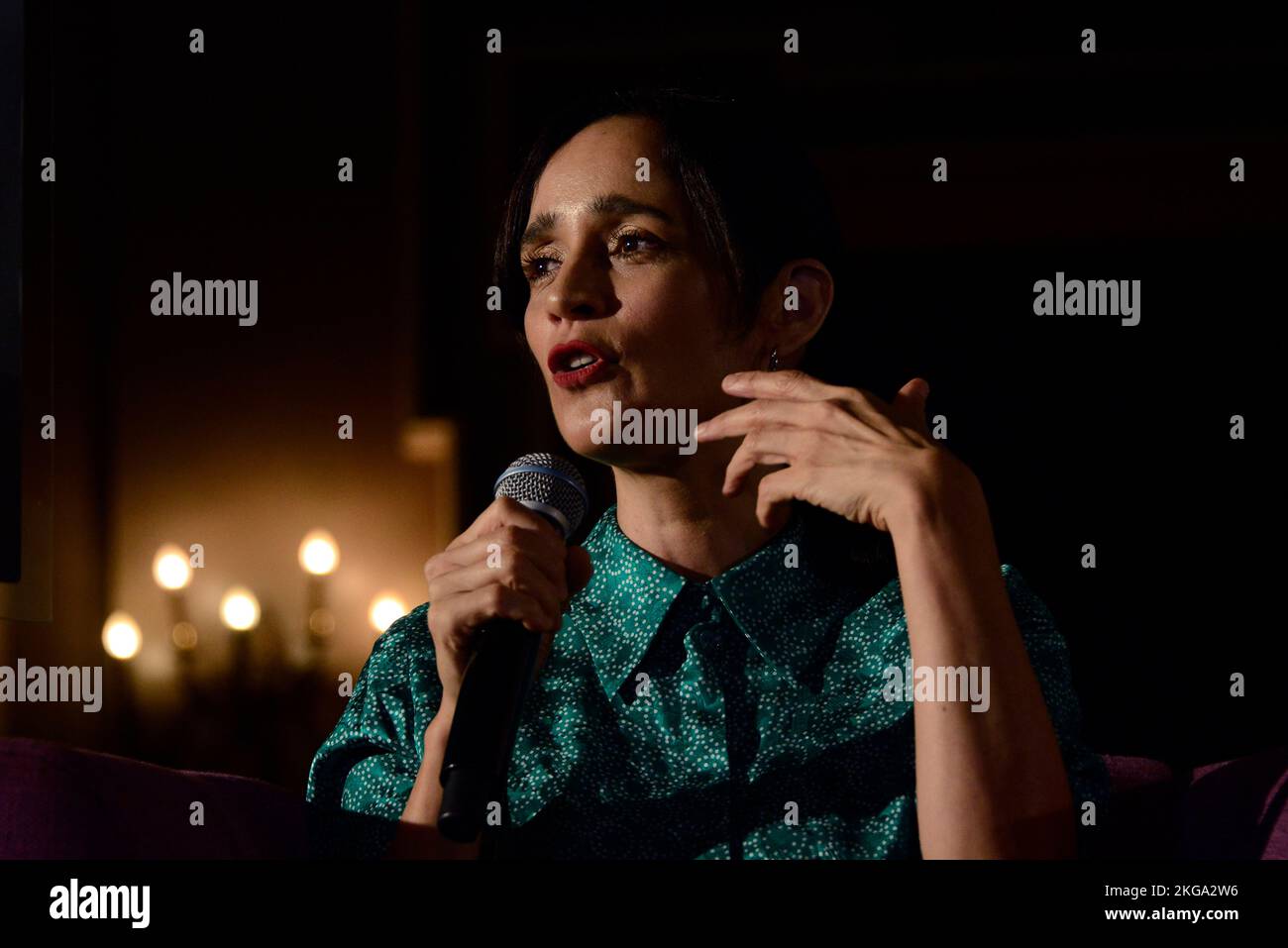 Tu hitoria album hi-res stock photography and images - Alamy