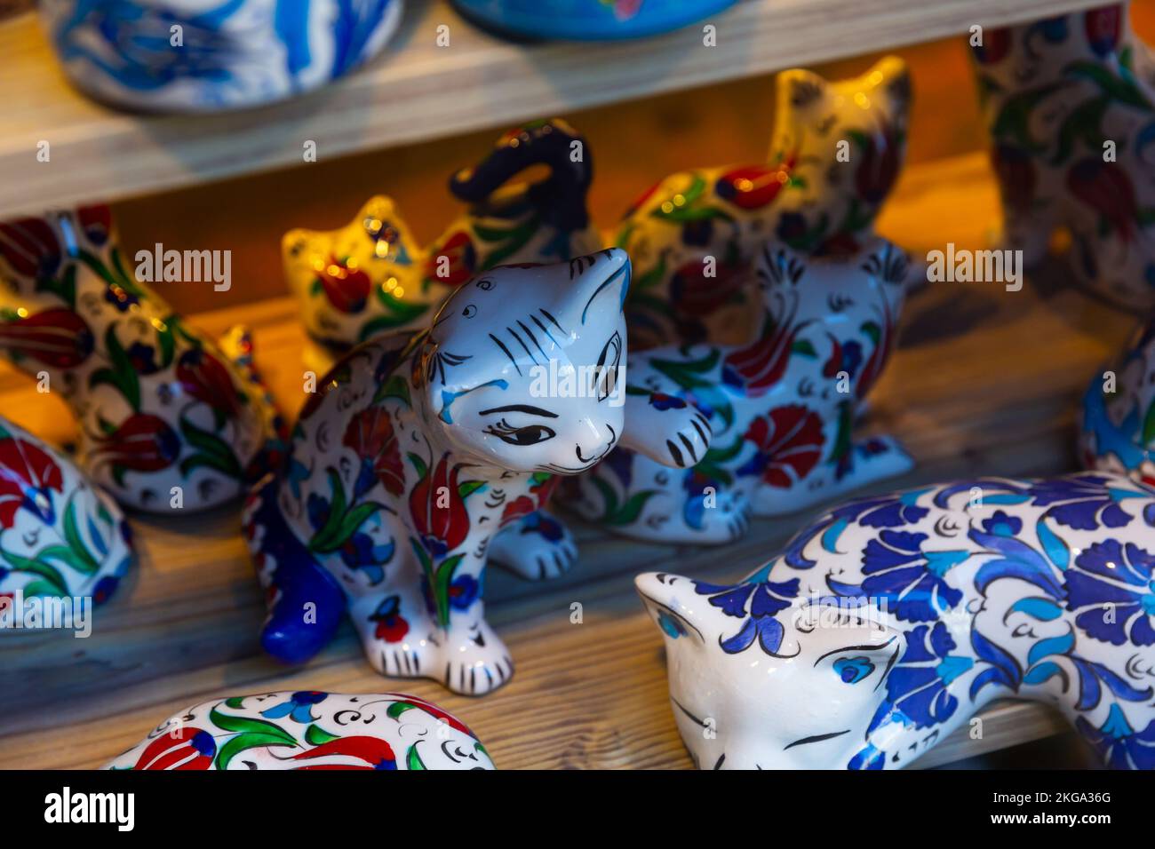 Handcrafted ceramic cats in souvenir shop in Istanbul Bazaar Stock ...