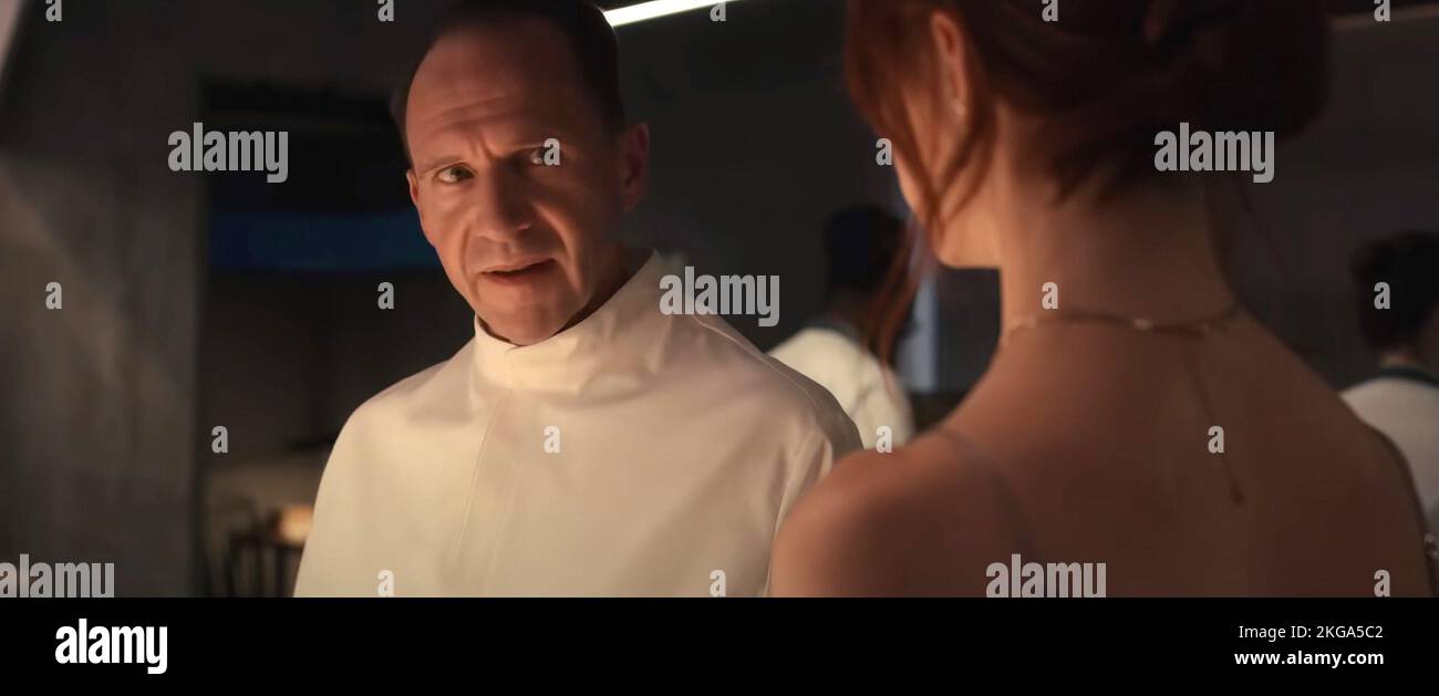 THE MENU, from left: Ralph Fiennes, Anya Taylor-Joy, 2022 ...